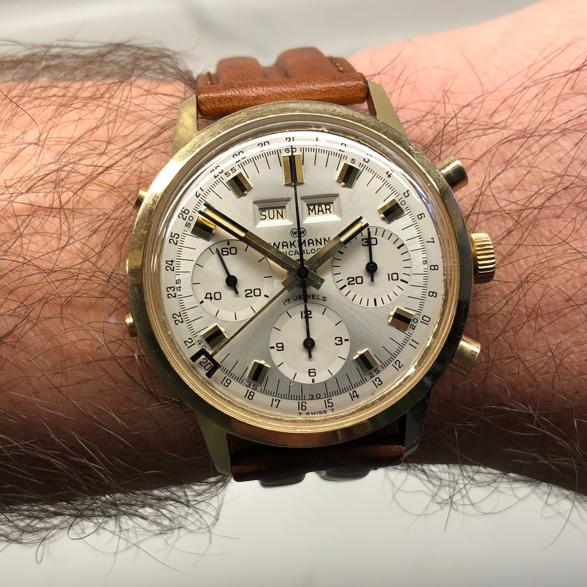 1960s Wakmann Incabloc Chronograph Jumbo Triple Date 71.1311.21 Valjoux ...
